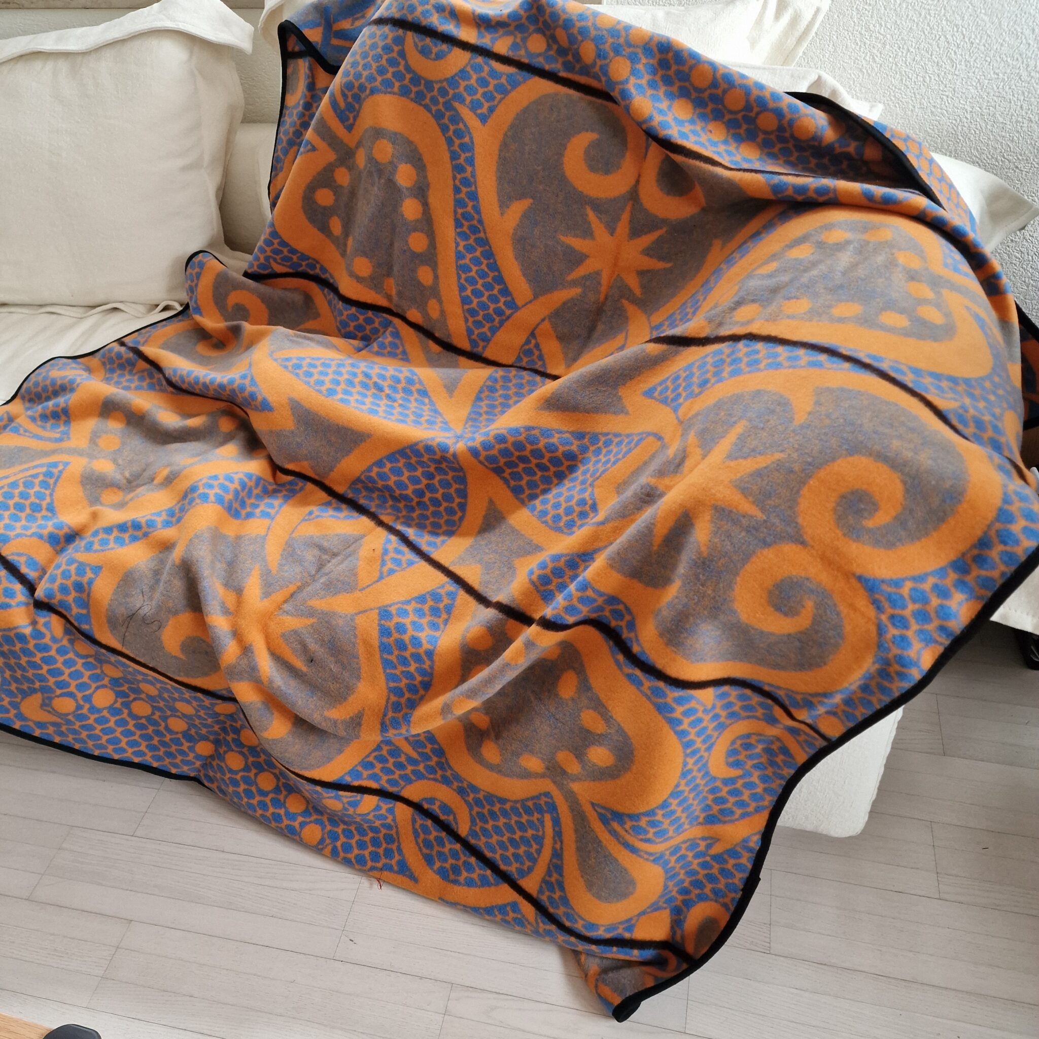 Traditional Sotho blanket (50% merino wool / 50% Draylon acrylic ...